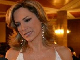 VIDEO: María Elvira Salazar saluda a amiga en plena entrevista ...